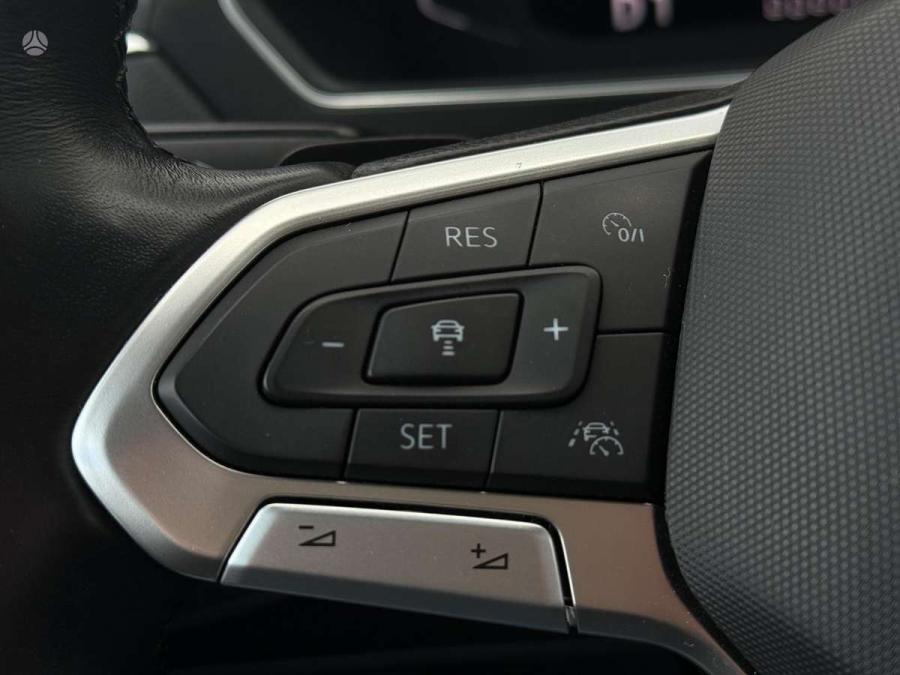 Sarkans Volkswagen Tiguan Allspace 2023 Kauņa, ar dzinēja tilpumu 1.50 L un nobraukumu 105 tūkst. km par 26999 €, foto 19 vietnē AUTOMOTO.COM.LV