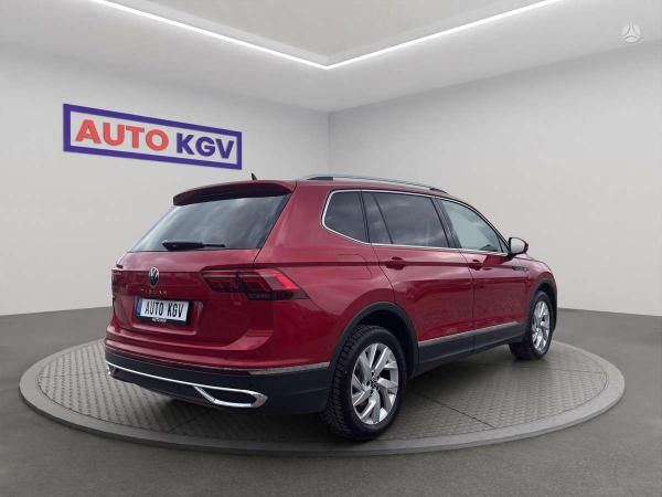 Sarkans Volkswagen Tiguan Allspace 2023 Kauņa, ar dzinēja tilpumu 1.50 L un nobraukumu 105 tūkst. km par 26999 €, foto 5 vietnē AUTOMOTO.COM.LV