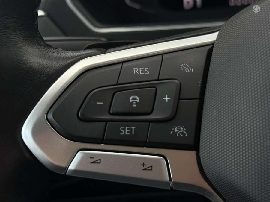 Sarkans Volkswagen Tiguan Allspace 2023 Kauņa, ar dzinēja tilpumu 1.50 L un nobraukumu 105 tūkst. km par 26999 €, foto 19 vietnē AUTOMOTO.COM.LV