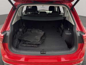 Sarkans Volkswagen Tiguan Allspace 2023 Kauņa, ar dzinēja tilpumu 1.50 L un nobraukumu 105 tūkst. km par 26999 €, foto 11 vietnē AUTOMOTO.COM.LV