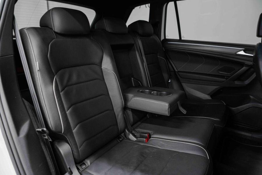 Volkswagen Tiguan Allspace 2023 in Tallinn, with an engine capacity of 2.00 L and mileage of 100 thousand km for 30350 €, photo 14 on AUTOMOTO.COM.LV