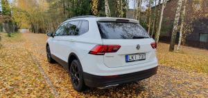White Volkswagen Tiguan Allspace 2018 in Vilnius, with an engine capacity of 1.98 L and mileage of 75 thousand km for 15999 €, photo  on AUTOMOTO.COM.LV