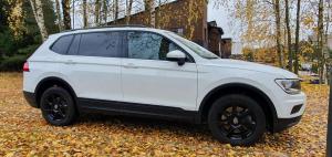 White Volkswagen Tiguan Allspace 2018 in Vilnius, with an engine capacity of 1.98 L and mileage of 75 thousand km for 15999 €, photo 6 on AUTOMOTO.COM.LV