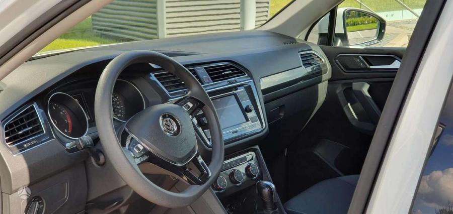 White Volkswagen Tiguan Allspace 2018 in Vilnius, with an engine capacity of 1.98 L and mileage of 75 thousand km for 15999 €, photo 14 on AUTOMOTO.COM.LV