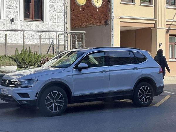 Balts Volkswagen Tiguan Allspace 2018 Kauņa, ar dzinēja tilpumu 1.98 L un nobraukumu 200 tūkst. km par 13999 €, foto 5 vietnē AUTOMOTO.COM.LV