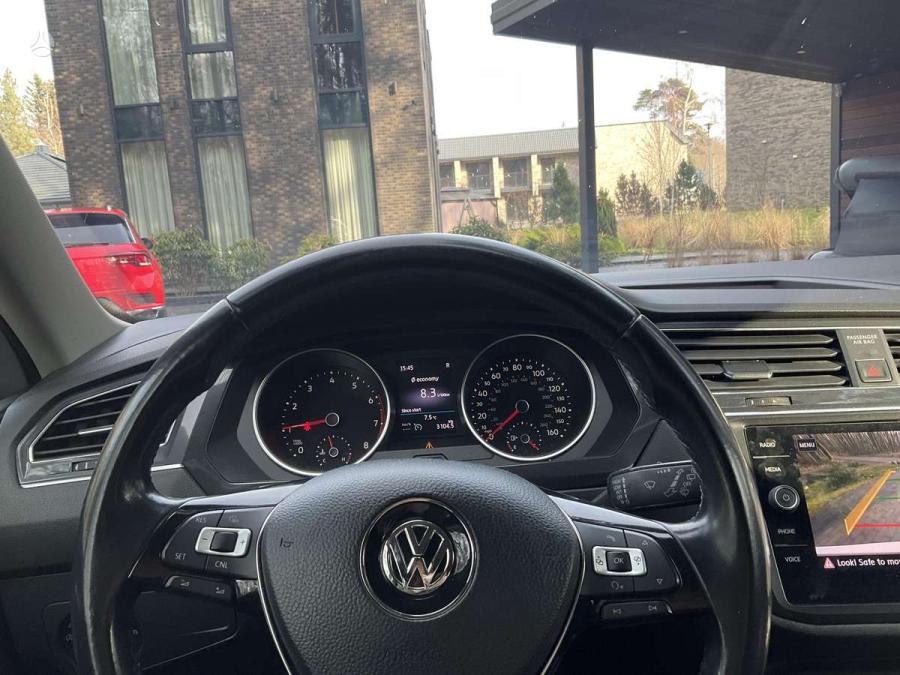 Balts Volkswagen Tiguan Allspace 2018 Kauņa, ar dzinēja tilpumu 1.98 L un nobraukumu 200 tūkst. km par 13999 €, foto 9 vietnē AUTOMOTO.COM.LV
