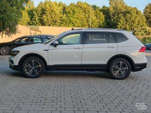 Balts Volkswagen Tiguan Allspace 2018 Kauņa, ar dzinēja tilpumu 2.00 L un nobraukumu 141 tūkst. km par 17900 €, foto 5 vietnē AUTOMOTO.COM.LV