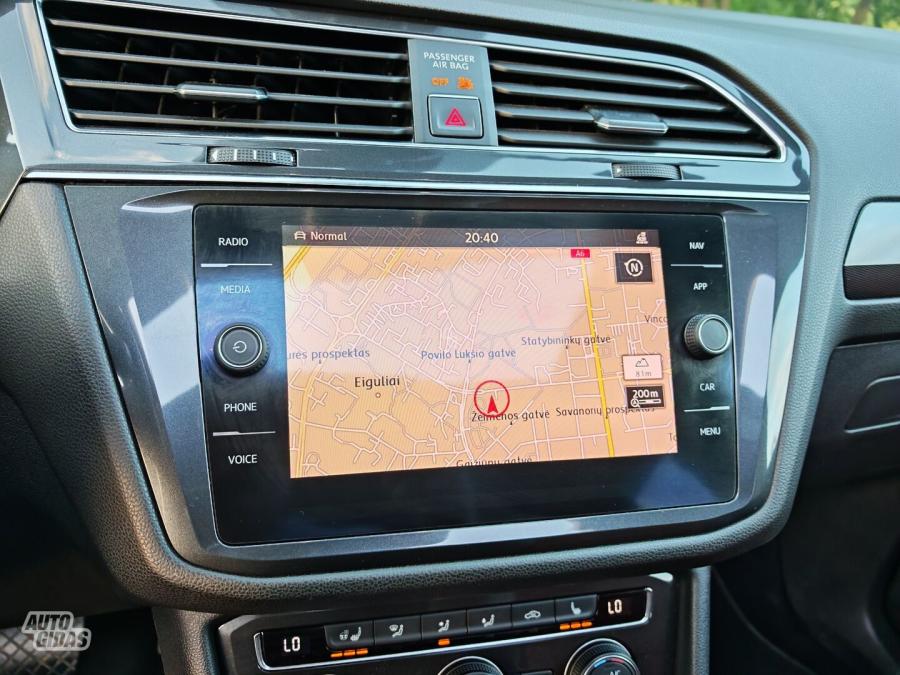 Balts Volkswagen Tiguan Allspace 2018 Kauņa, ar dzinēja tilpumu 2.00 L un nobraukumu 141 tūkst. km par 17900 €, foto 16 vietnē AUTOMOTO.COM.LV