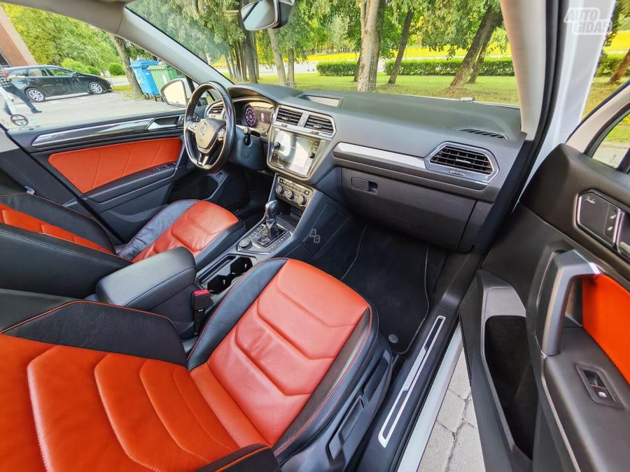 Balts Volkswagen Tiguan Allspace 2018 Kauņa, ar dzinēja tilpumu 2.00 L un nobraukumu 141 tūkst. km par 17900 €, foto 20 vietnē AUTOMOTO.COM.LV