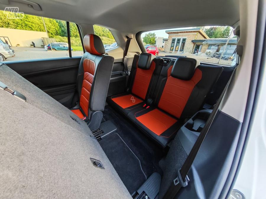 Balts Volkswagen Tiguan Allspace 2018 Kauņa, ar dzinēja tilpumu 2.00 L un nobraukumu 141 tūkst. km par 17900 €, foto 22 vietnē AUTOMOTO.COM.LV