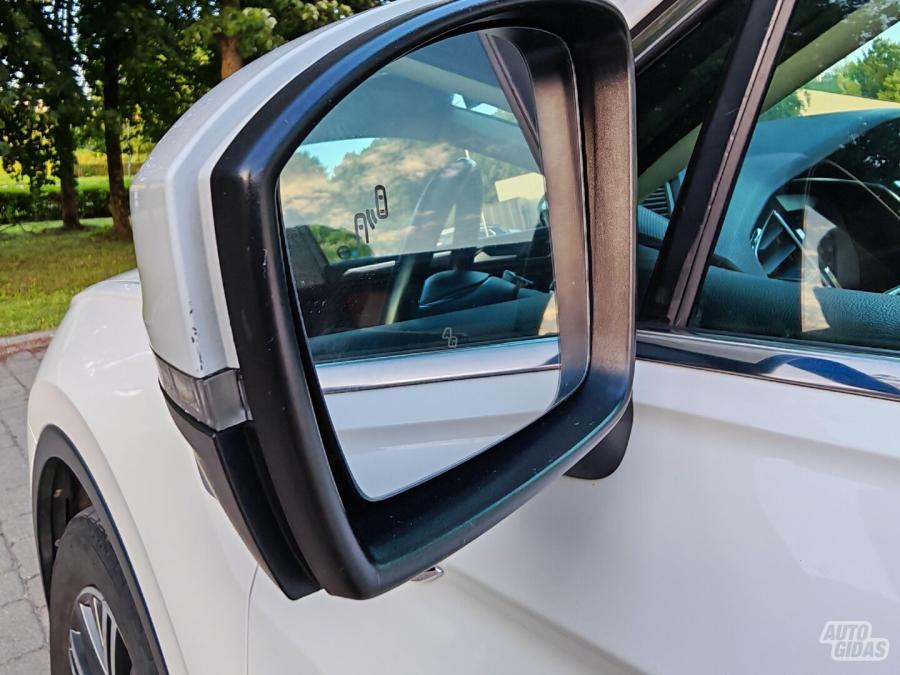 Balts Volkswagen Tiguan Allspace 2018 Kauņa, ar dzinēja tilpumu 2.00 L un nobraukumu 141 tūkst. km par 17900 €, foto 29 vietnē AUTOMOTO.COM.LV