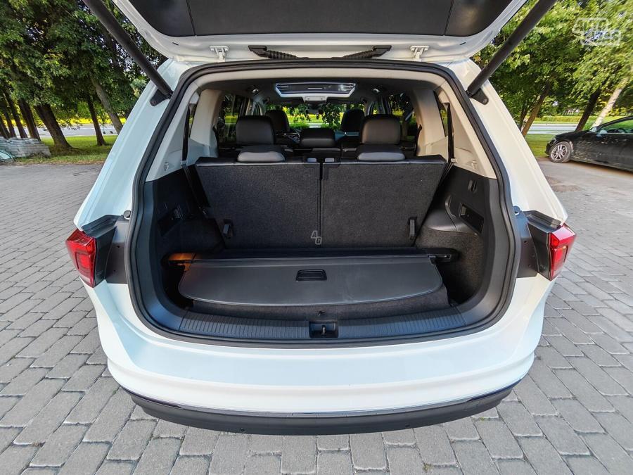 Balts Volkswagen Tiguan Allspace 2018 Kauņa, ar dzinēja tilpumu 2.00 L un nobraukumu 141 tūkst. km par 17900 €, foto 32 vietnē AUTOMOTO.COM.LV