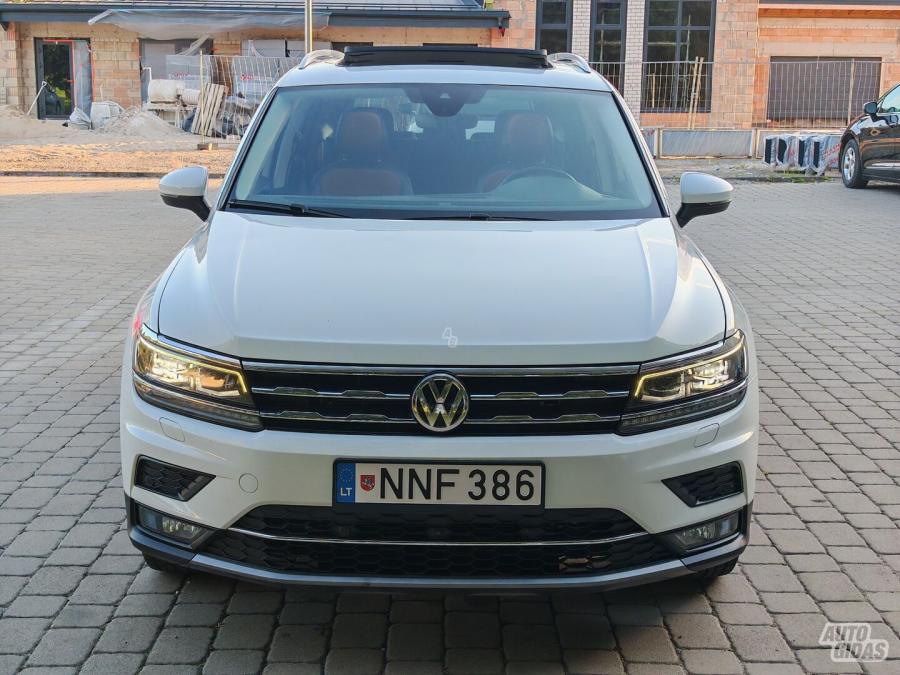 White Volkswagen Tiguan Allspace 2018 in Kaunas, with an engine capacity of 2.00 L and mileage of 145 thousand km for 17400 €, photo 3 on AUTOMOTO.COM.LV