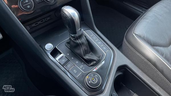 Volkswagen Tiguan Allspace 2018 Marijampole vietnē Balts Volkswagen Tiguan Allspace 2018 Marijampole, ar dzinēja tilpumu 2.00 L un nobraukumu 218 tūkst. km par 16250 €, foto 3 vietnē AUTOMOTO.COM.LV