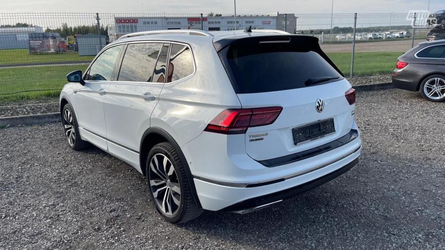 Balts Volkswagen Tiguan Allspace 2018 Marijampole, ar dzinēja tilpumu 2.00 L un nobraukumu 218 tūkst. km par 16250 €, foto 12 vietnē AUTOMOTO.COM.LV