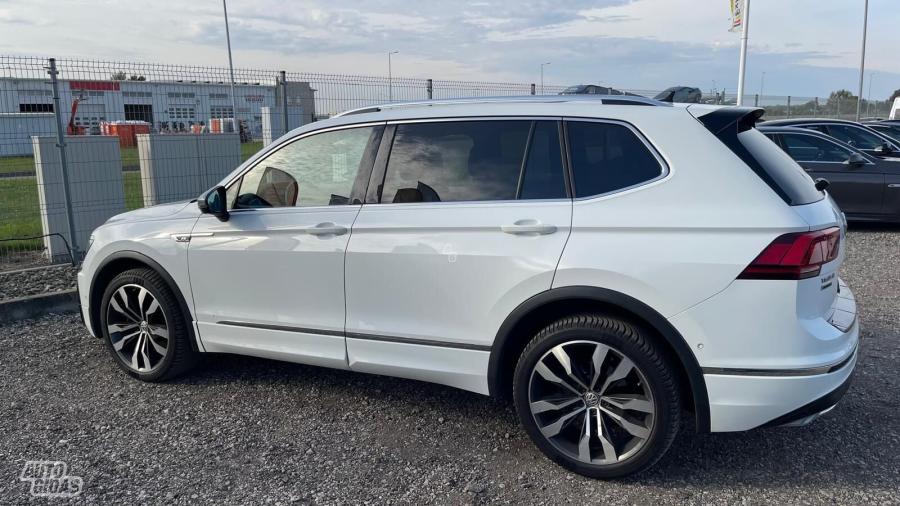 Balts Volkswagen Tiguan Allspace 2018 Marijampole, ar dzinēja tilpumu 2.00 L un nobraukumu 218 tūkst. km par 16250 €, foto 13 vietnē AUTOMOTO.COM.LV