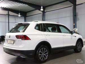 White Volkswagen Tiguan Allspace 2019 in Kaunas, with an engine capacity of 2.00 L and mileage of 72 thousand km for 24689 €, photo 11 on AUTOMOTO.COM.LV