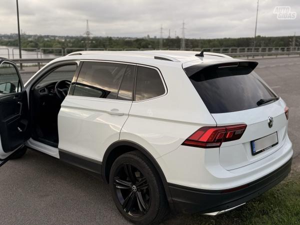 White Volkswagen Tiguan Allspace 2019 in Kaunas, with an engine capacity of 2.00 L and mileage of 282 thousand km for 14900 €, photo 2 on AUTOMOTO.COM.LV