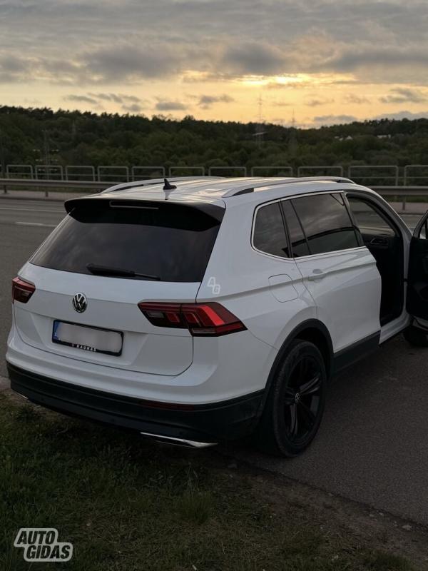 White Volkswagen Tiguan Allspace 2019 in Kaunas, with an engine capacity of 2.00 L and mileage of 282 thousand km for 14900 €, photo 3 on AUTOMOTO.COM.LV