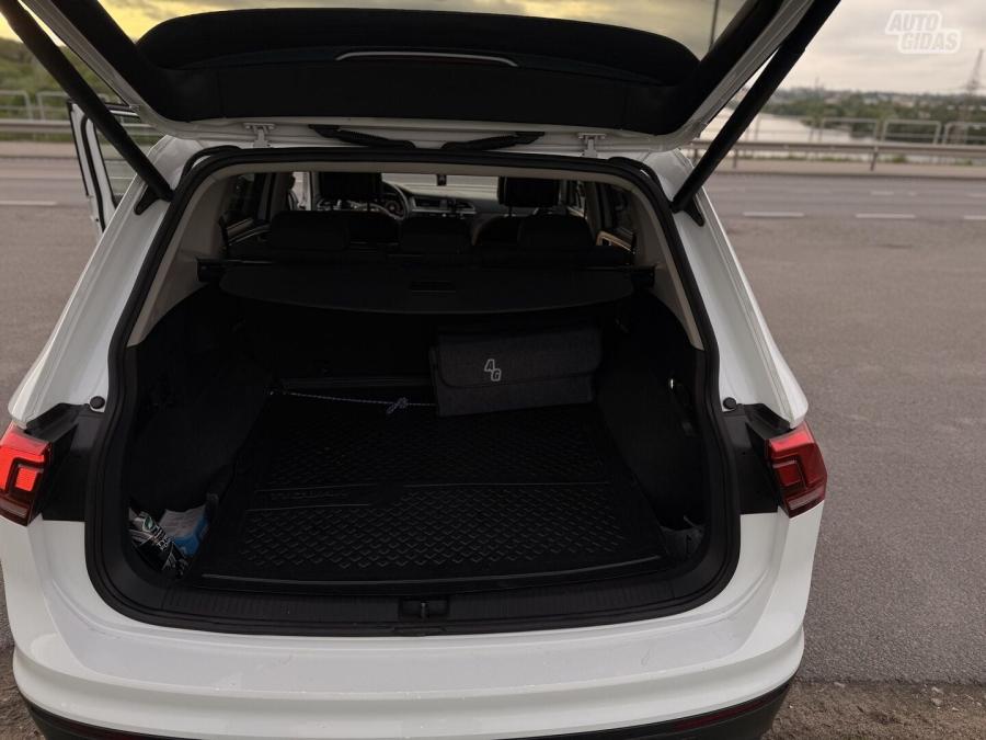 Balts Volkswagen Tiguan Allspace 2019 Kauņa, ar dzinēja tilpumu 2.00 L un nobraukumu 282 tūkst. km par 14900 €, foto 5 vietnē AUTOMOTO.COM.LV