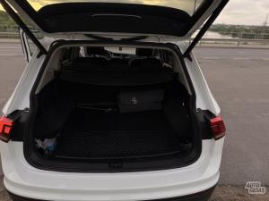 White Volkswagen Tiguan Allspace 2019 in Kaunas, with an engine capacity of 2.00 L and mileage of 282 thousand km for 14900 €, photo 5 on AUTOMOTO.COM.LV