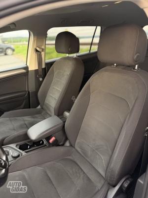 White Volkswagen Tiguan Allspace 2019 in Kaunas, with an engine capacity of 2.00 L and mileage of 282 thousand km for 14900 €, photo 6 on AUTOMOTO.COM.LV