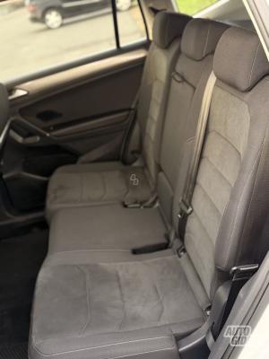 White Volkswagen Tiguan Allspace 2019 in Kaunas, with an engine capacity of 2.00 L and mileage of 282 thousand km for 14900 €, photo 12 on AUTOMOTO.COM.LV