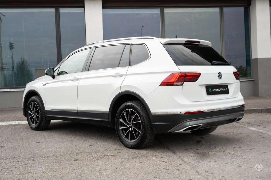 White Volkswagen Tiguan Allspace 2019 in Vilnius, with an engine capacity of 1.97 L and mileage of 186 thousand km for 16950 €, photo 7 on AUTOMOTO.COM.LV