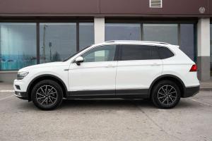 White Volkswagen Tiguan Allspace 2019 in Vilnius, with an engine capacity of 1.97 L and mileage of 186 thousand km for 16950 €, photo 9 on AUTOMOTO.COM.LV