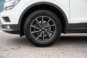 White Volkswagen Tiguan Allspace 2019 in Vilnius, with an engine capacity of 1.97 L and mileage of 186 thousand km for 16950 €, photo 13 on AUTOMOTO.COM.LV