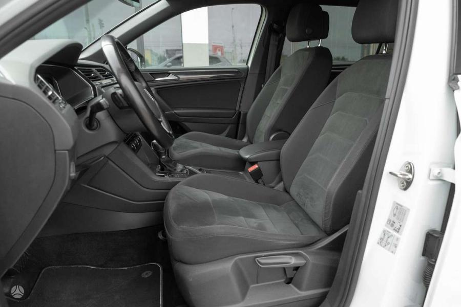 White Volkswagen Tiguan Allspace 2019 in Vilnius, with an engine capacity of 1.97 L and mileage of 186 thousand km for 16950 €, photo 15 on AUTOMOTO.COM.LV