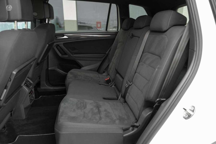 White Volkswagen Tiguan Allspace 2019 in Vilnius, with an engine capacity of 1.97 L and mileage of 186 thousand km for 16950 €, photo 17 on AUTOMOTO.COM.LV