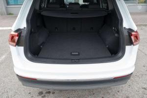 White Volkswagen Tiguan Allspace 2019 in Vilnius, with an engine capacity of 1.97 L and mileage of 186 thousand km for 16950 €, photo 18 on AUTOMOTO.COM.LV