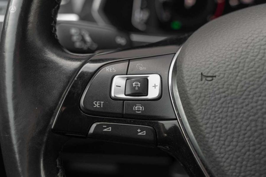 White Volkswagen Tiguan Allspace 2019 in Vilnius, with an engine capacity of 1.97 L and mileage of 186 thousand km for 16950 €, photo 21 on AUTOMOTO.COM.LV