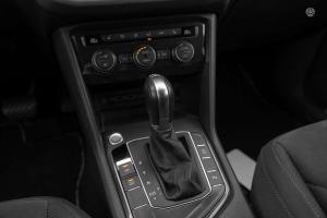White Volkswagen Tiguan Allspace 2019 in Vilnius, with an engine capacity of 1.97 L and mileage of 186 thousand km for 16950 €, photo 29 on AUTOMOTO.COM.LV