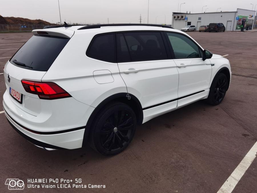 White Volkswagen Tiguan Allspace 2021 in Kaunas, with an engine capacity of 2.00 L and mileage of 144 thousand km for 19500 €, photo 4 on AUTOMOTO.COM.LV