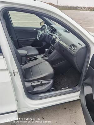White Volkswagen Tiguan Allspace 2021 in Kaunas, with an engine capacity of 2.00 L and mileage of 144 thousand km for 19500 €, photo 15 on AUTOMOTO.COM.LV
