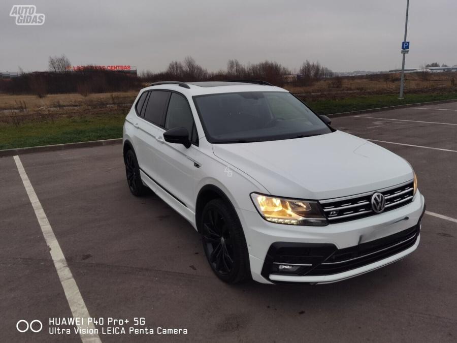 White Volkswagen Tiguan Allspace 2021 in Kaunas, with an engine capacity of 2.00 L and mileage of 147 thousand km for 16000 €, photo 3 on AUTOMOTO.COM.LV
