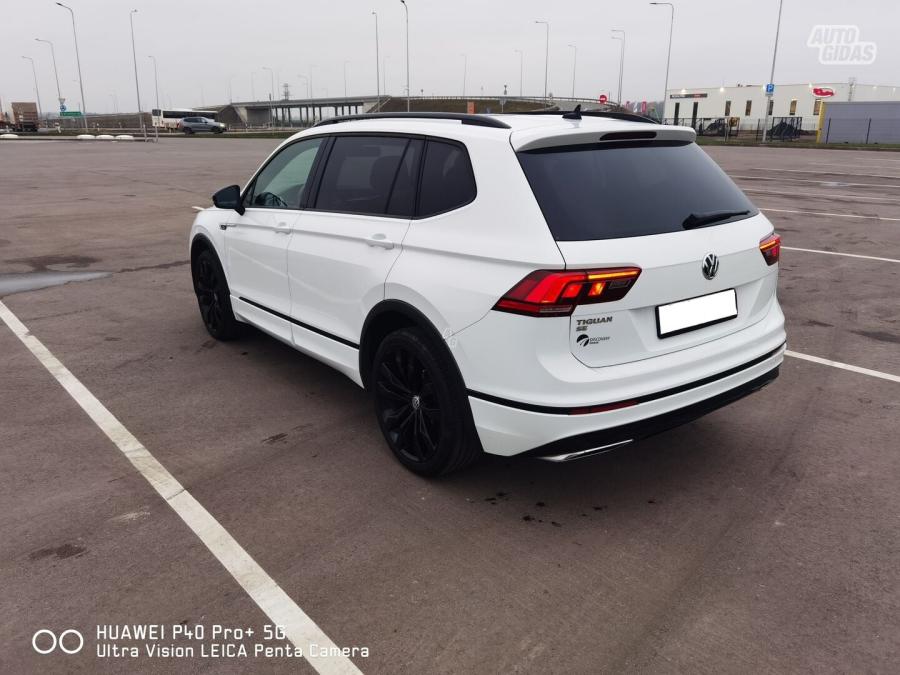 White Volkswagen Tiguan Allspace 2021 in Kaunas, with an engine capacity of 2.00 L and mileage of 147 thousand km for 16000 €, photo 4 on AUTOMOTO.COM.LV