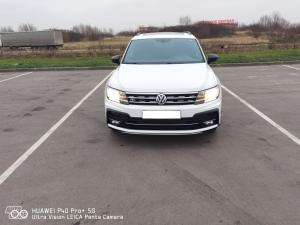 White Volkswagen Tiguan Allspace 2021 in Kaunas, with an engine capacity of 2.00 L and mileage of 147 thousand km for 16000 €, photo 7 on AUTOMOTO.COM.LV