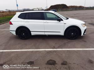 White Volkswagen Tiguan Allspace 2021 in Kaunas, with an engine capacity of 2.00 L and mileage of 147 thousand km for 16000 €, photo 8 on AUTOMOTO.COM.LV