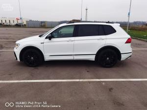 White Volkswagen Tiguan Allspace 2021 in Kaunas, with an engine capacity of 2.00 L and mileage of 147 thousand km for 16000 €, photo 9 on AUTOMOTO.COM.LV