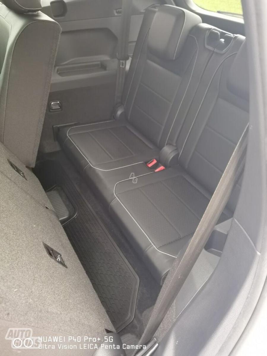 White Volkswagen Tiguan Allspace 2021 in Kaunas, with an engine capacity of 2.00 L and mileage of 147 thousand km for 16000 €, photo 14 on AUTOMOTO.COM.LV