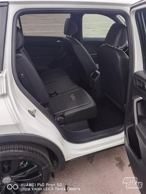 White Volkswagen Tiguan Allspace 2021 in Kaunas, with an engine capacity of 2.00 L and mileage of 147 thousand km for 16000 €, photo 17 on AUTOMOTO.COM.LV