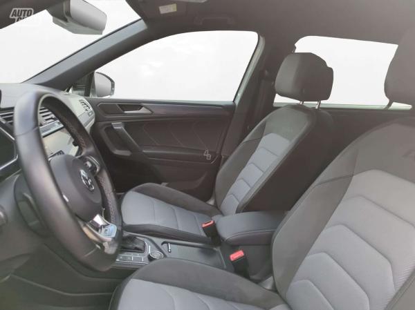 Balts Volkswagen Tiguan Allspace 2021 Kauņa, ar dzinēja tilpumu 2.00 L un nobraukumu 76 tūkst. km par 33197 €, foto 4 vietnē AUTOMOTO.COM.LV