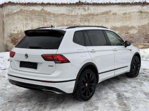 White Volkswagen Tiguan Allspace 2021 in Kaunas, with an engine capacity of 0.00 L and mileage of 161 thousand km for 24999 €, photo 6 on AUTOMOTO.COM.LV