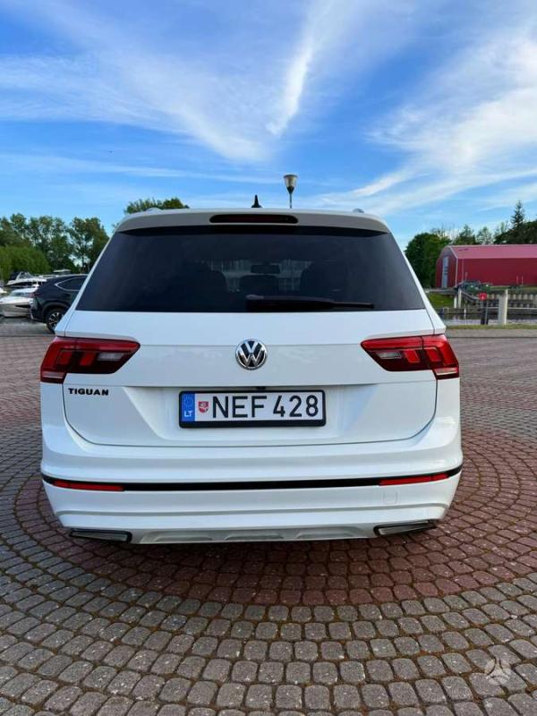 White Volkswagen Tiguan Allspace 2021 in Silute, with an engine capacity of 1.98 L and mileage of 58 thousand km for 19500 €, photo 6 on AUTOMOTO.COM.LV