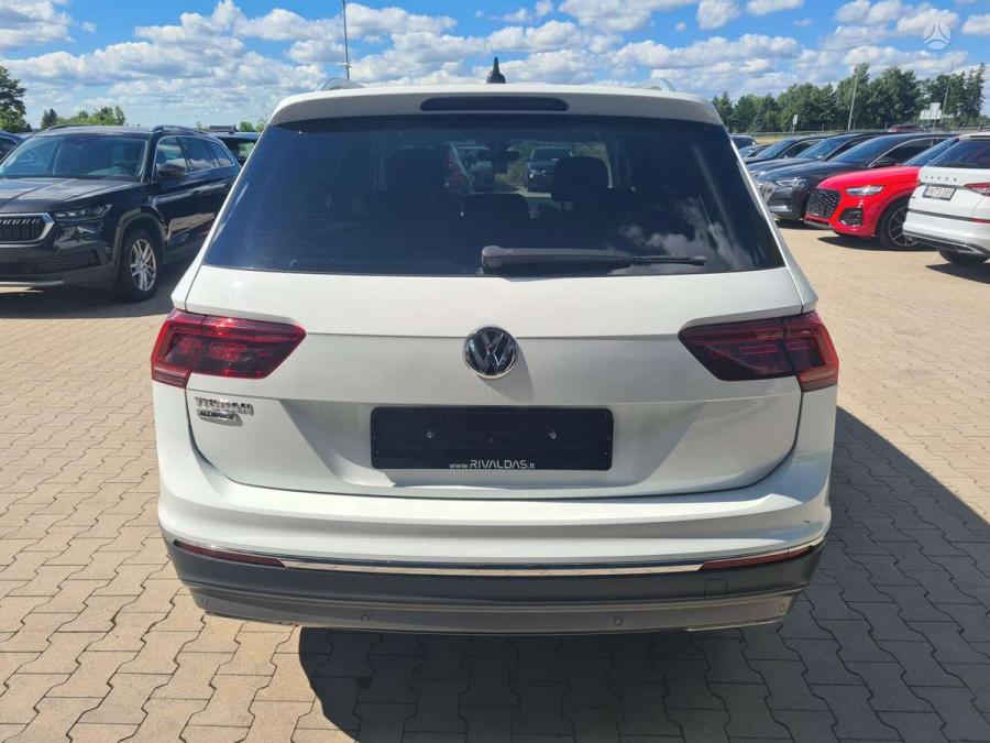 Balts Volkswagen Tiguan Allspace 2021 Šauļi, ar dzinēja tilpumu 1.50 L un nobraukumu 185 tūkst. km par 20500 €, foto 8 vietnē AUTOMOTO.COM.LV