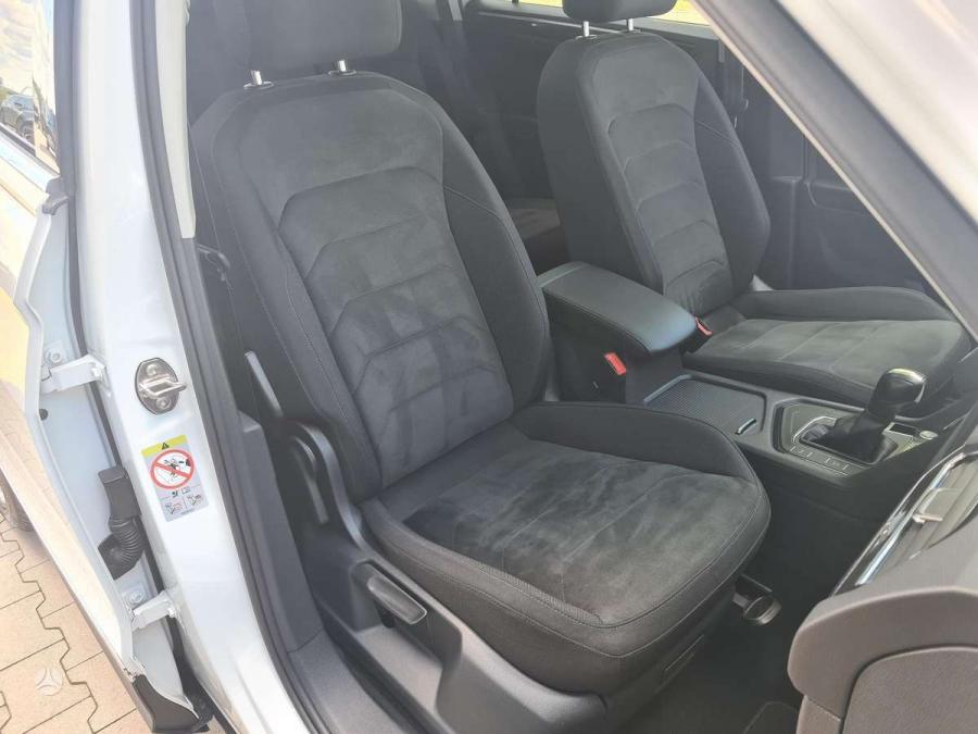 Balts Volkswagen Tiguan Allspace 2021 Šauļi, ar dzinēja tilpumu 1.50 L un nobraukumu 185 tūkst. km par 20500 €, foto 18 vietnē AUTOMOTO.COM.LV