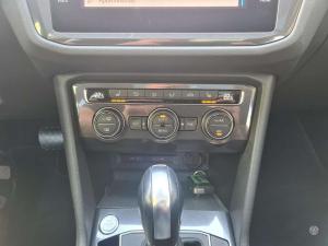 Balts Volkswagen Tiguan Allspace 2021 Šauļi, ar dzinēja tilpumu 1.50 L un nobraukumu 185 tūkst. km par 20500 €, foto 19 vietnē AUTOMOTO.COM.LV